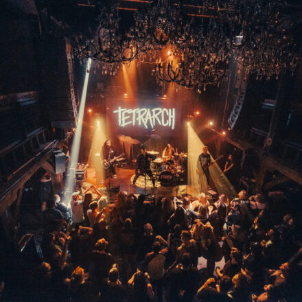 REVIEW + PHOTOS : Tetrarch thrash in Nola on Atreyu's The Baptize Tour