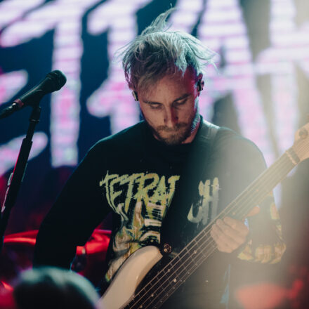 REVIEW + PHOTOS : Tetrarch thrash in Nola on Atreyu's The Baptize Tour