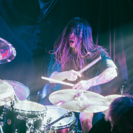 REVIEW + PHOTOS : Tetrarch thrash in Nola on Atreyu's The Baptize Tour