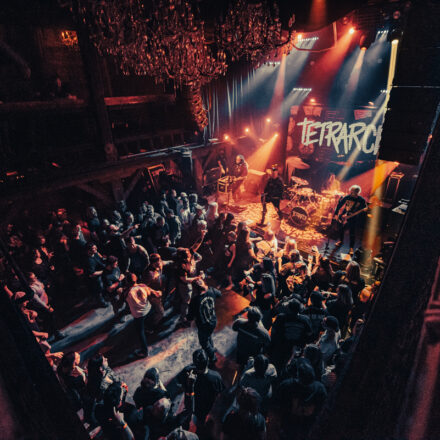 REVIEW + PHOTOS : Tetrarch thrash in Nola on Atreyu's The Baptize Tour
