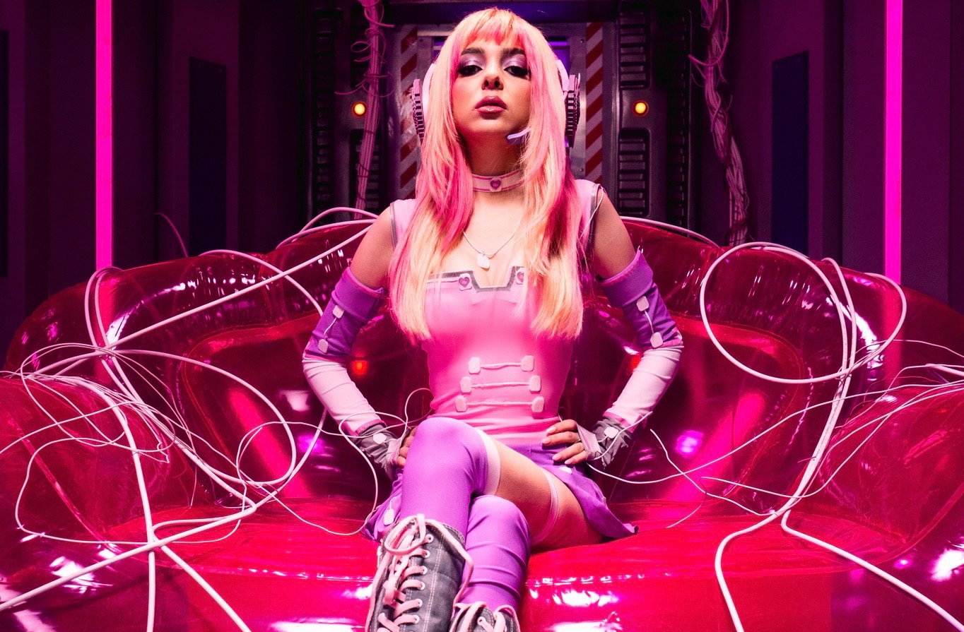 Sophie Powers drops new single “Obsessed” feat. Ashley Sienna