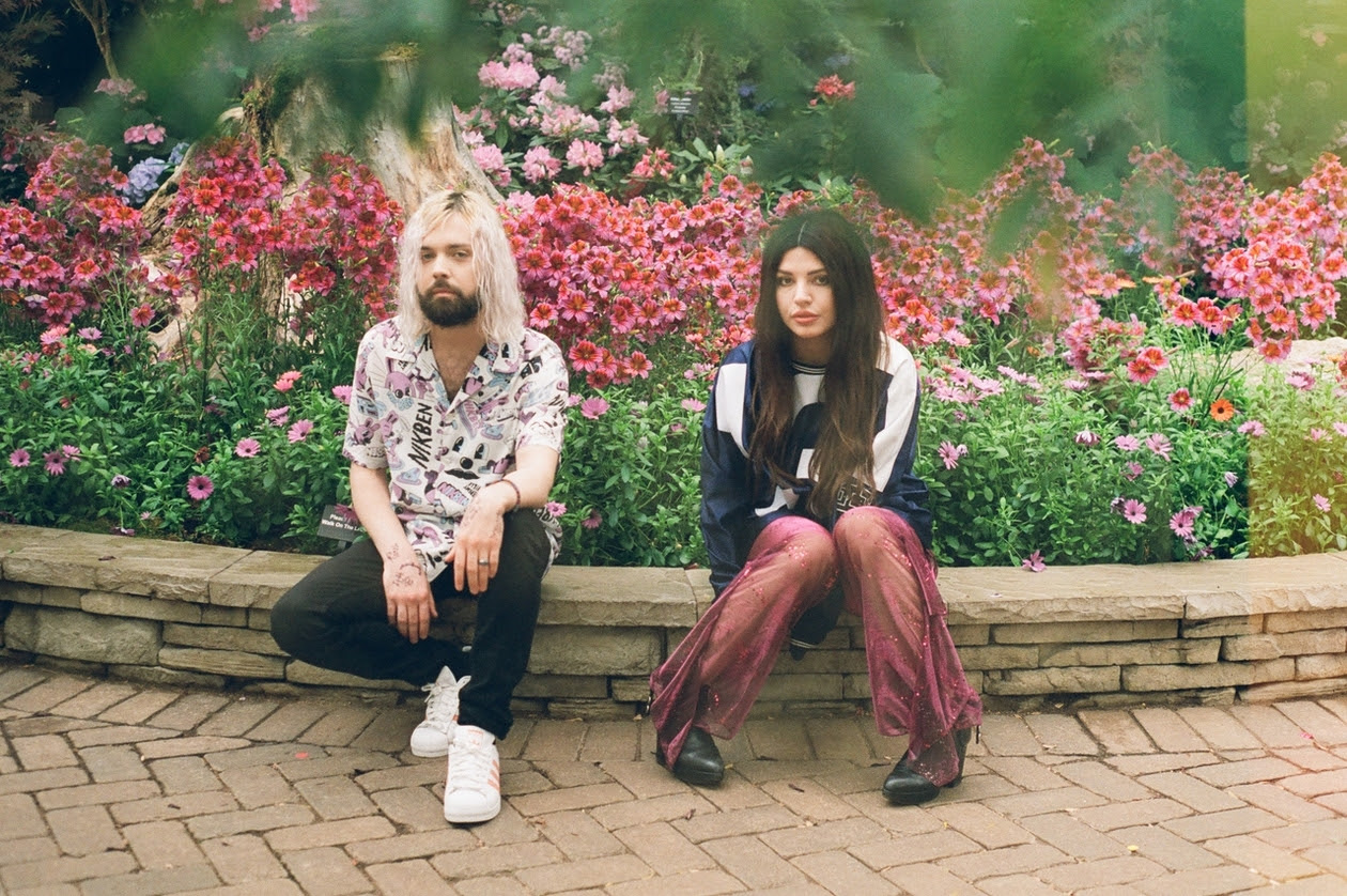 Flora Cash shares new single "Like No One Could"