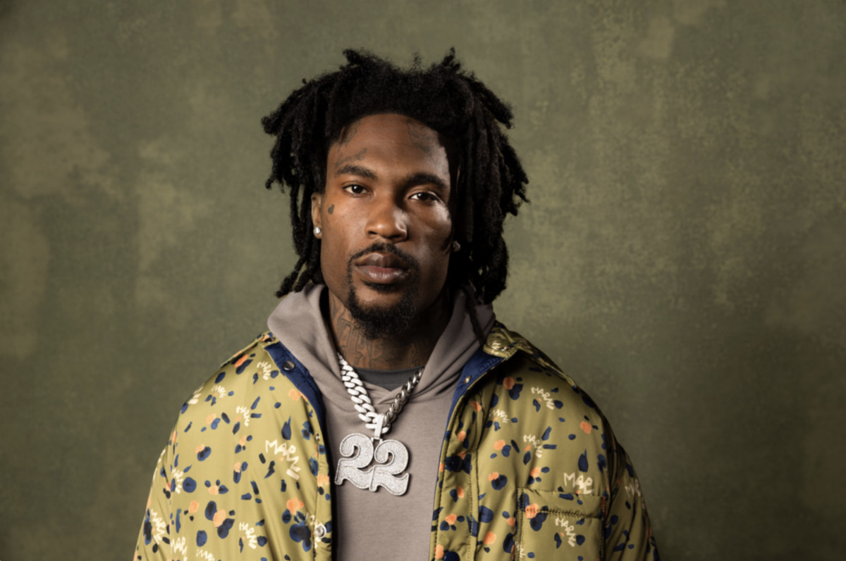 Hunxo shares brand new music video for "Closer" - Substream Magazine