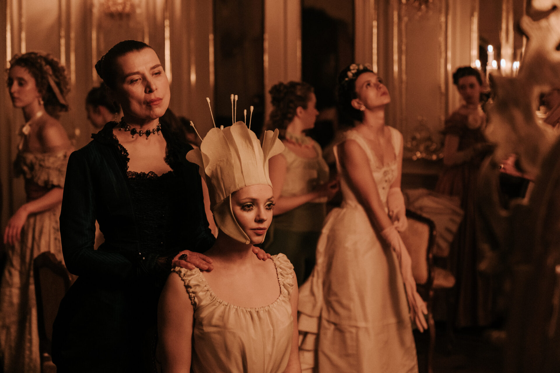 'The Ugly Stepsister' Twists Up 'Cinderella' In All It's Grisly Glory ...